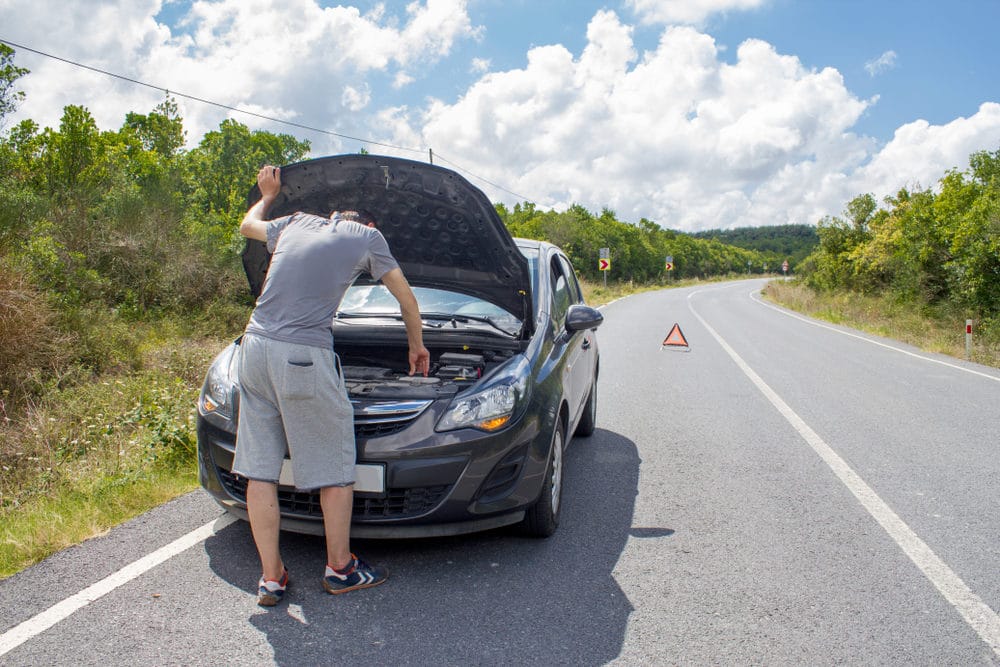 Safe Practices for Pulling Over on the Side of the Road